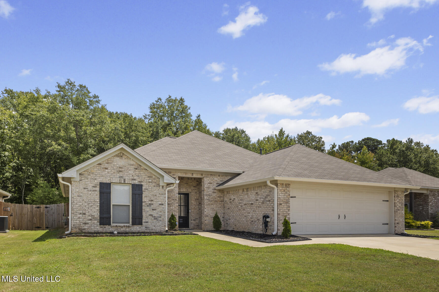 549 Silver Hill Drive, Pearl, MS 39208 · $289,000 · 1585 Sq.ft · 3 ...