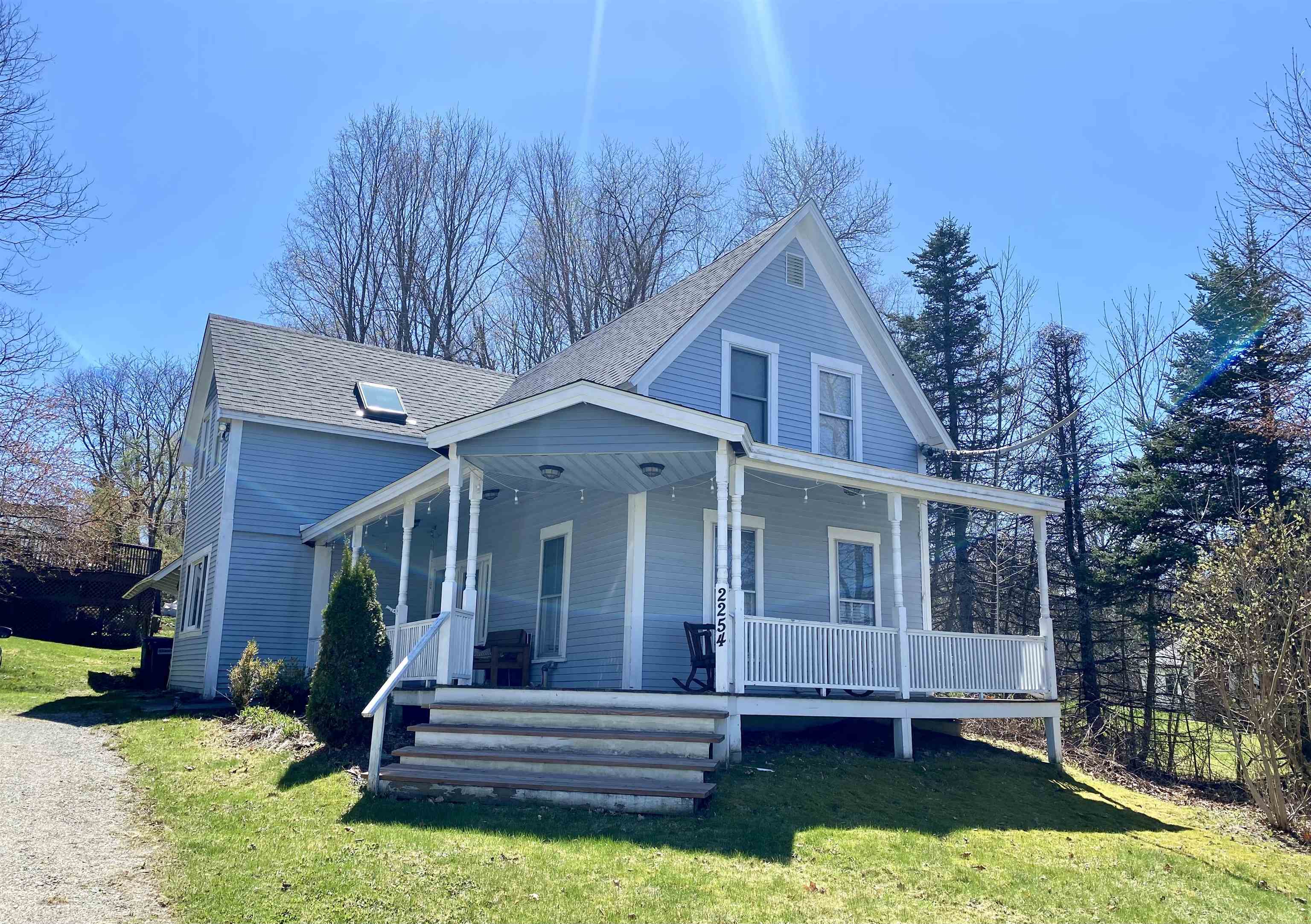 2254 Main Street, Bethlehem, NH 03574 · $399,000 · 2030 Sq.ft · 3 ...