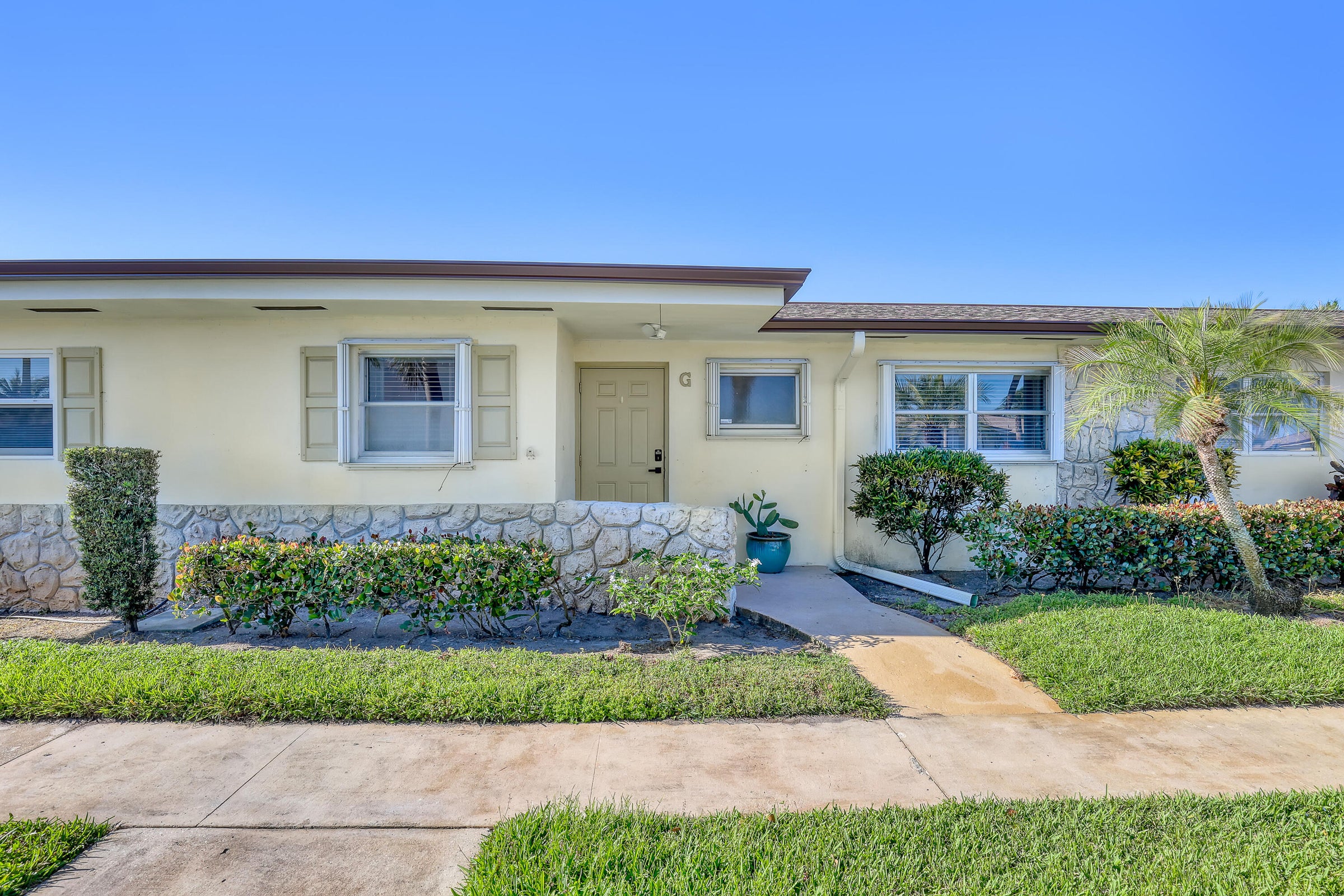 2894 Crosley Drive G, West Palm Beach, FL 33415 · $189,000 · 815 Sq.ft ...